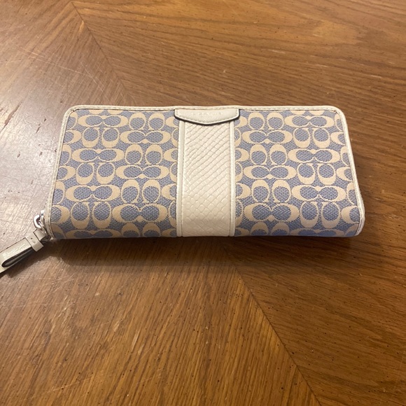 Coach | Bags | Coach Accordion Snakeskin Signature Zip Wallet Blue Tan ...